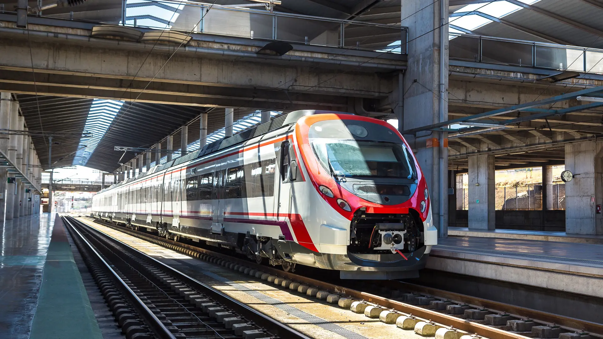 Renfe lanza su propio Google Maps para saber al instante si tu tren ...